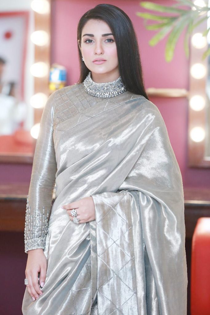Glorious Top 15 Pakistani Saree Brands - Sewing Knit